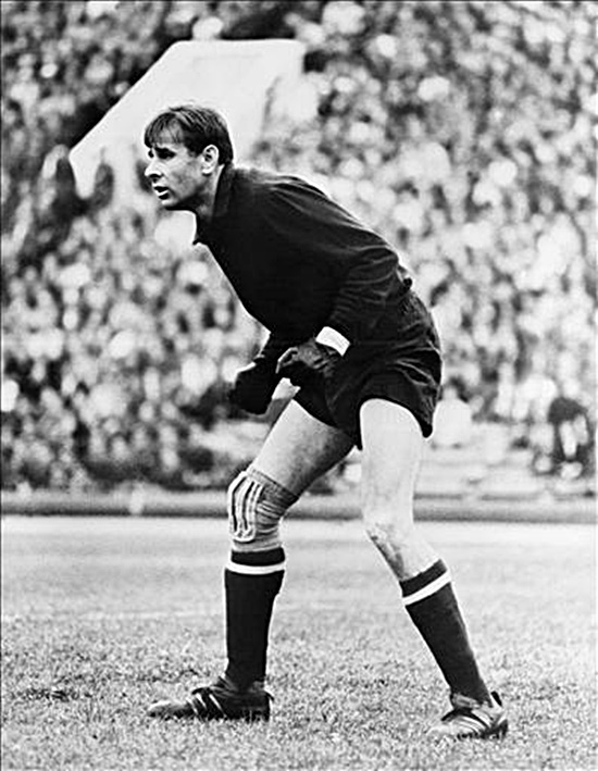 Lev Yashin (1929-1990) | “Black Spider”, the Greatest Goalkeeper in the ...